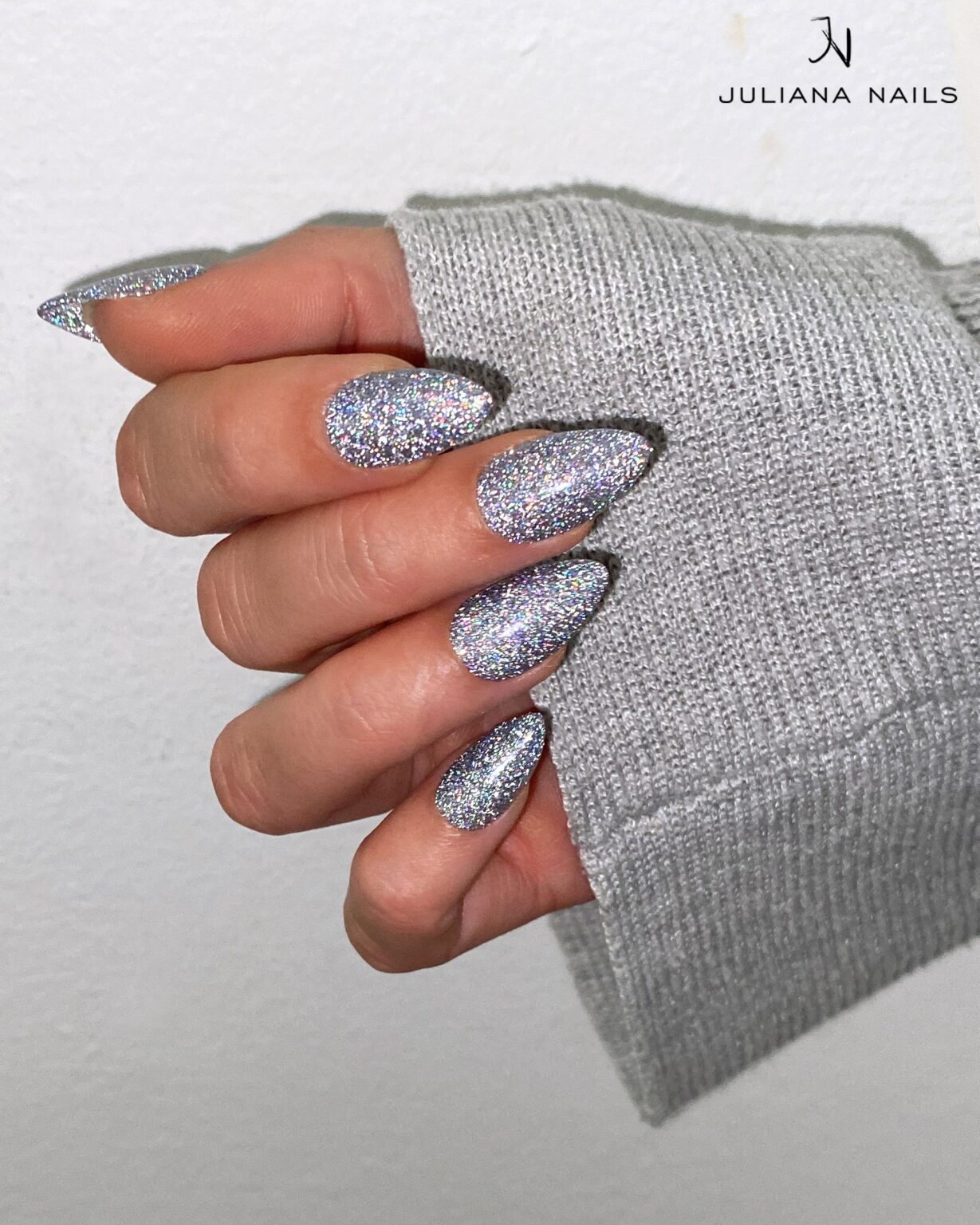 Glam French Nails – der Winter Trend 23/24 – Juliana Nails
